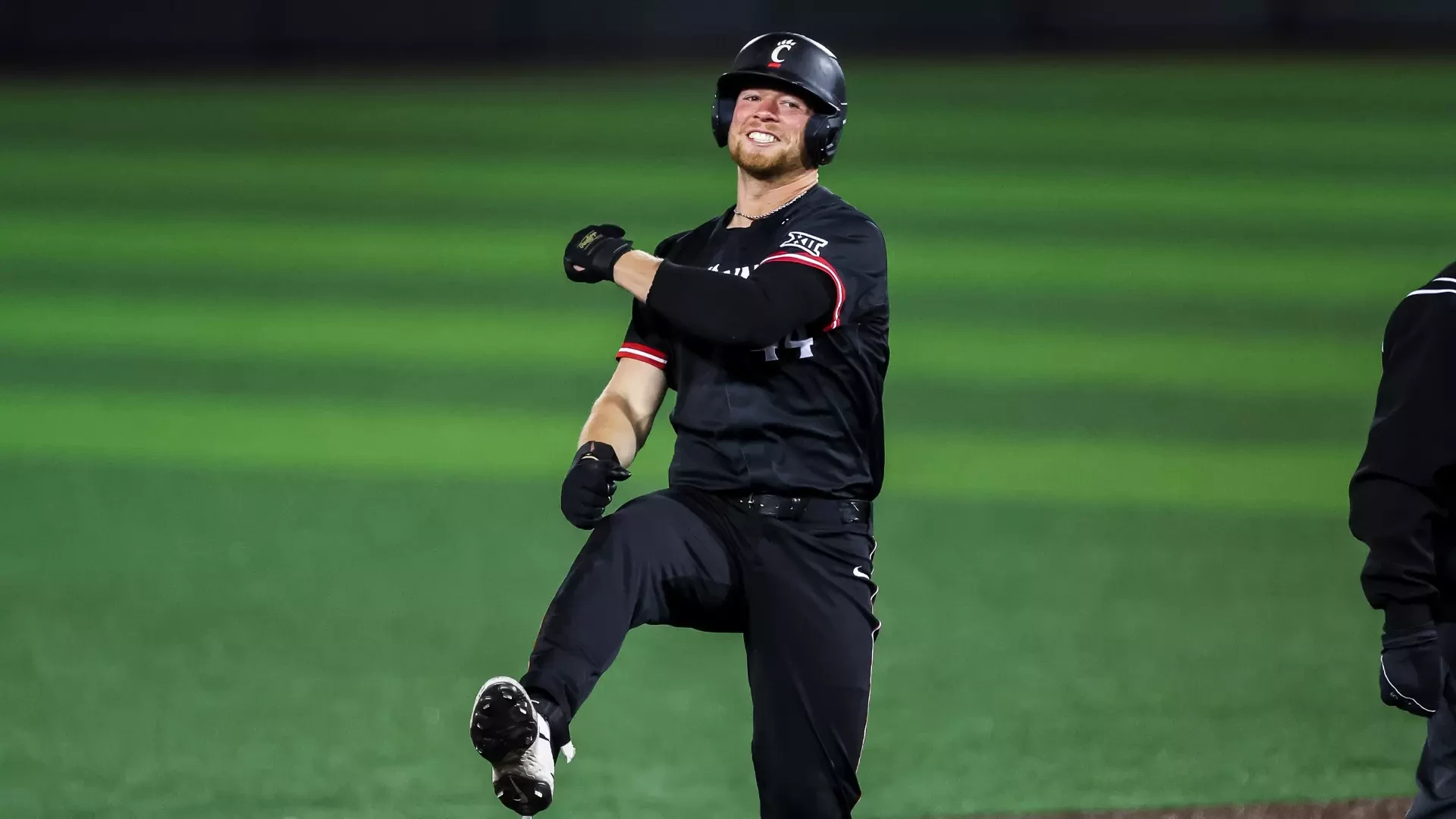 Cincinnati Storms Back, Beats Arizona State 11-7 in Series Opener ...