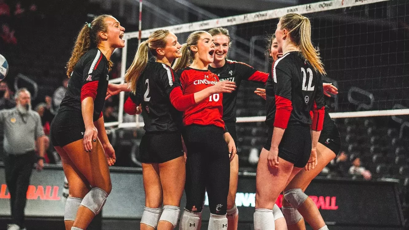 Volleyball Earns Senior Day Sweep over Temple - University of ...